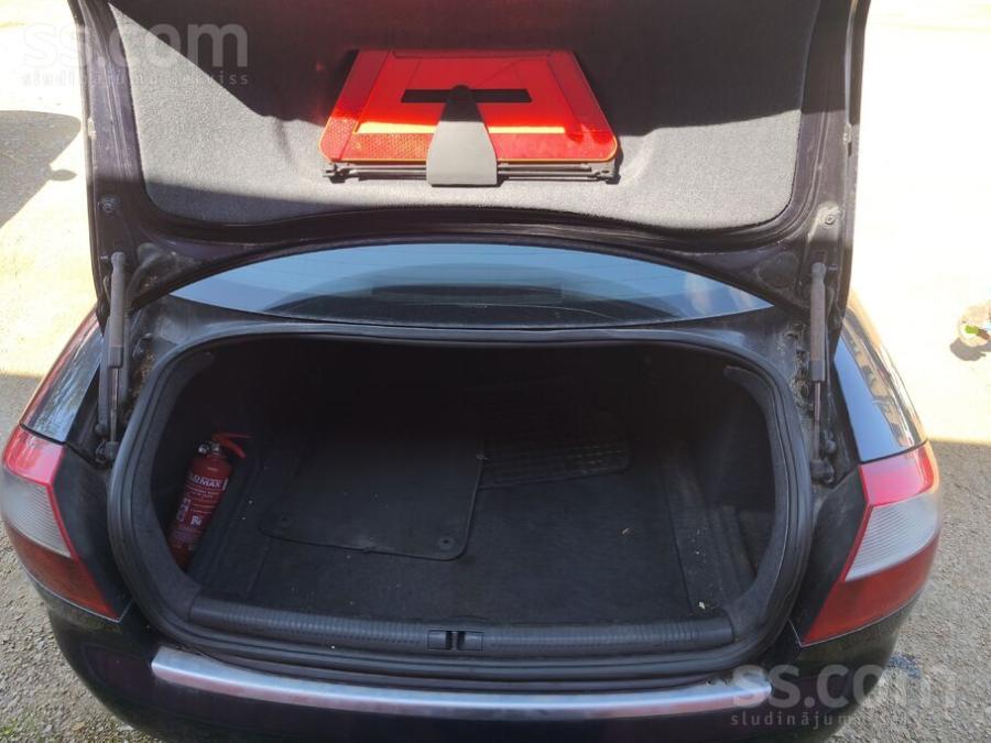 Blue Audi A4 2001 in Riga, with an engine capacity of 1.90 L and mileage of 371 thousand km for 650 €, photo 8 on AUTOMOTO.COM.LV