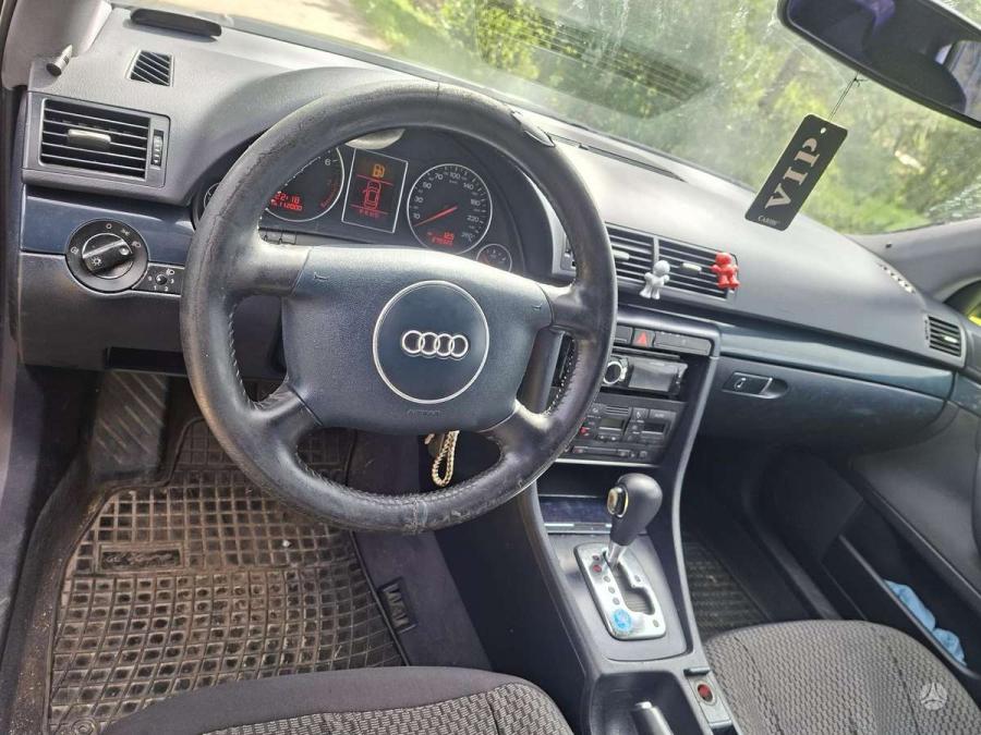 Blue Audi A4 2001 in Klaipeda, with an engine capacity of 1.98 L and mileage of 250 thousand km for 550 €, photo 6 on AUTOMOTO.COM.LV