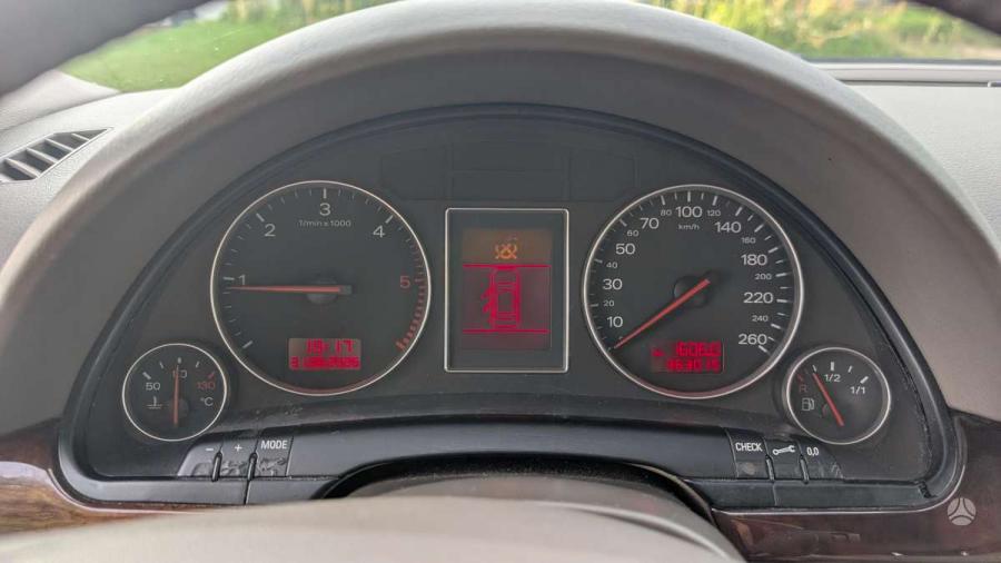 Синий Ауди А4 2001 в Шилуте, объемом двигателя 1.90 л и пробегом 363 тыс. км за 1200 €, фото 10 на AUTOMOTO.COM.LV