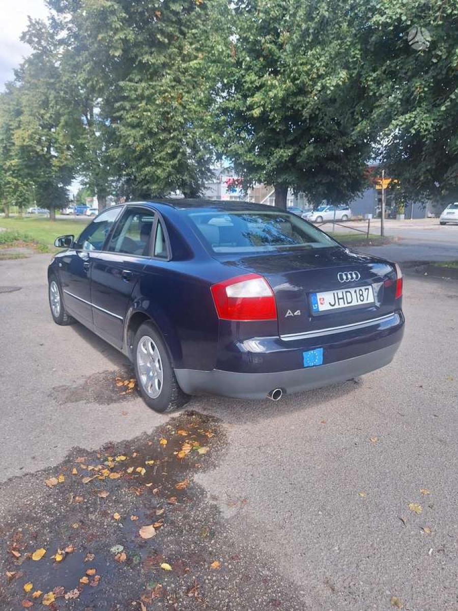 Blue Audi A4 2001 in Gargzdai, with an engine capacity of 1.98 L and mileage of 221 thousand km for 2200 €, photo 6 on AUTOMOTO.COM.LV