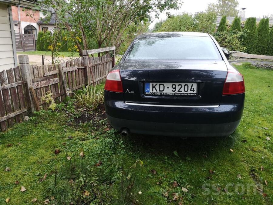 Blue Audi A4 2001 in Ogre, with an engine capacity of 2.00 L and mileage of 285 thousand km for 400 €, photo 4 on AUTOMOTO.COM.LV
