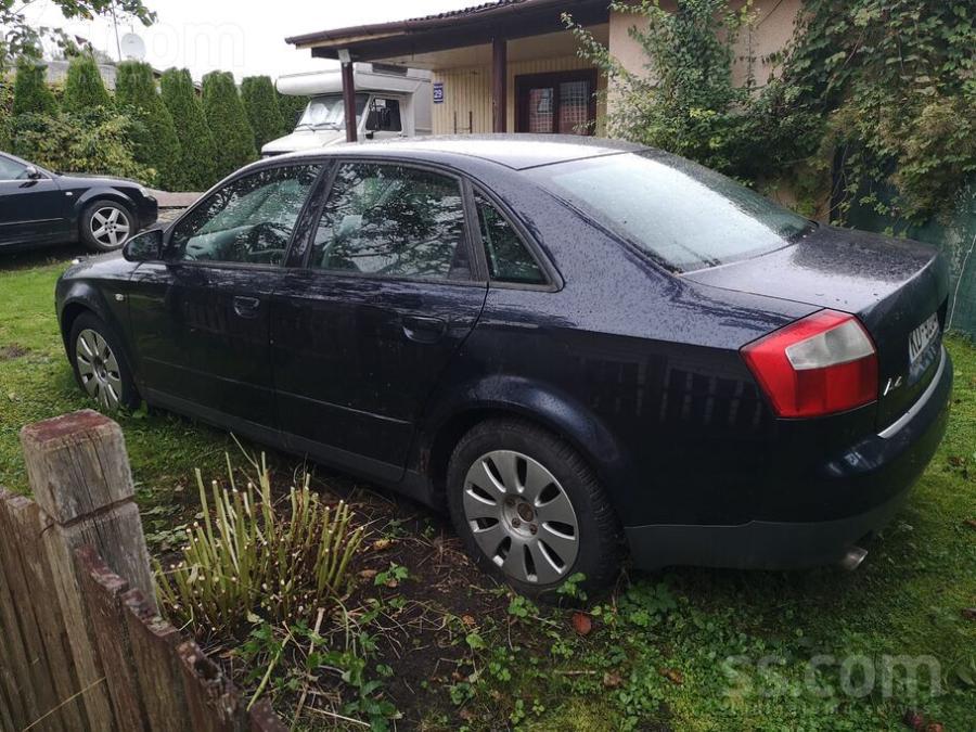 Blue Audi A4 2001 in Ogre, with an engine capacity of 2.00 L and mileage of 285 thousand km for 400 €, photo 5 on AUTOMOTO.COM.LV