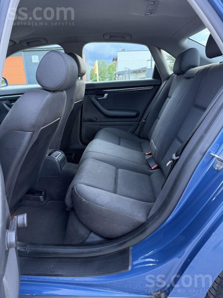 Zils Audi A4 2002 Tukums, ar dzinēja tilpumu 1.80 L un nobraukumu 183 tūkst. km par 3500 €, foto 24 vietnē AUTOMOTO.COM.LV