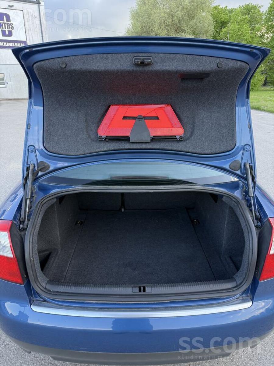 Zils Audi A4 2002 Tukums, ar dzinēja tilpumu 1.80 L un nobraukumu 183 tūkst. km par 3500 €, foto 27 vietnē AUTOMOTO.COM.LV
