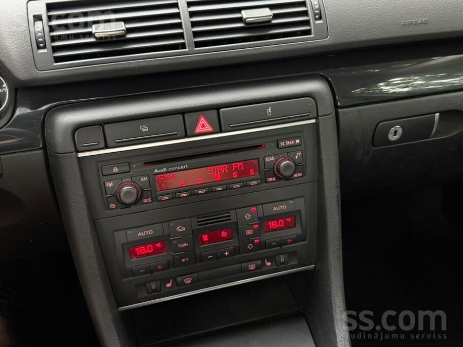 Zils Audi A4 2002 Rīga, ar dzinēja tilpumu 2.00 L un nobraukumu 209 tūkst. km par 1150 €, foto 12 vietnē AUTOMOTO.COM.LV