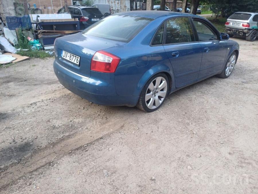 Zils Audi A4 2002 Rīga, ar dzinēja tilpumu 2.50 L un nobraukumu 310 tūkst. km par 750 €, foto 4 vietnē AUTOMOTO.COM.LV