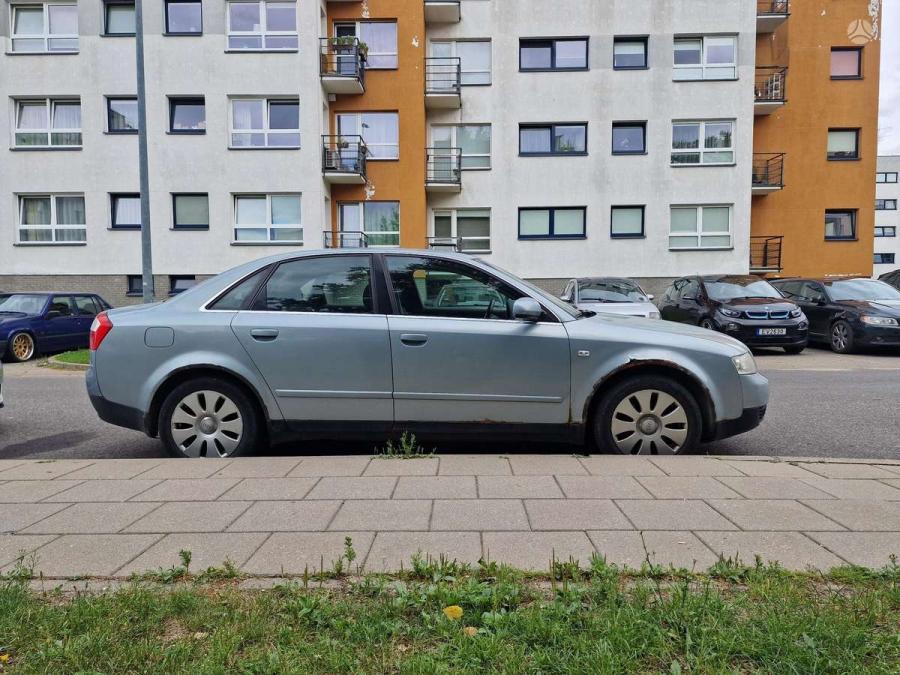 Blue Audi A4 2002 in Vilnius, with an engine capacity of 1.90 L and mileage of 251 thousand km for 950 €, photo 5 on AUTOMOTO.COM.LV