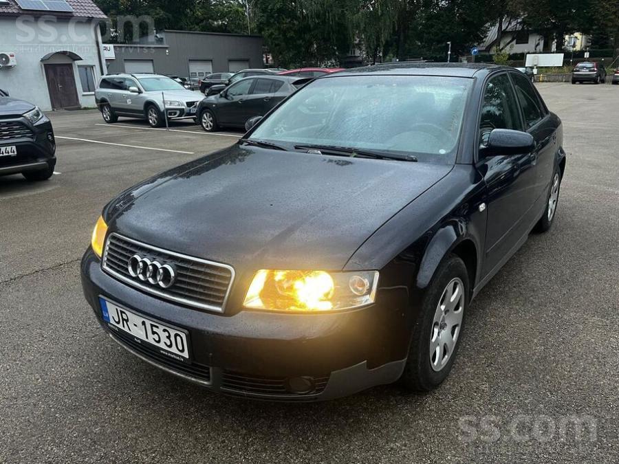 Blue Audi A4 2002 in Riga, with an engine capacity of 2.00 L and mileage of 217 thousand km for 1950 €, photo 3 on AUTOMOTO.COM.LV