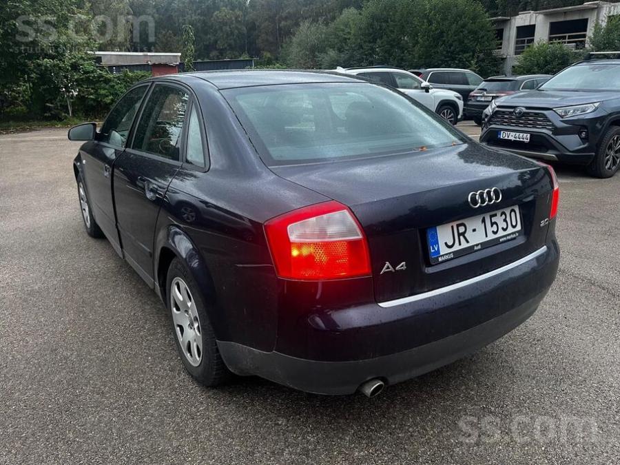 Blue Audi A4 2002 in Riga, with an engine capacity of 2.00 L and mileage of 217 thousand km for 1950 €, photo 4 on AUTOMOTO.COM.LV