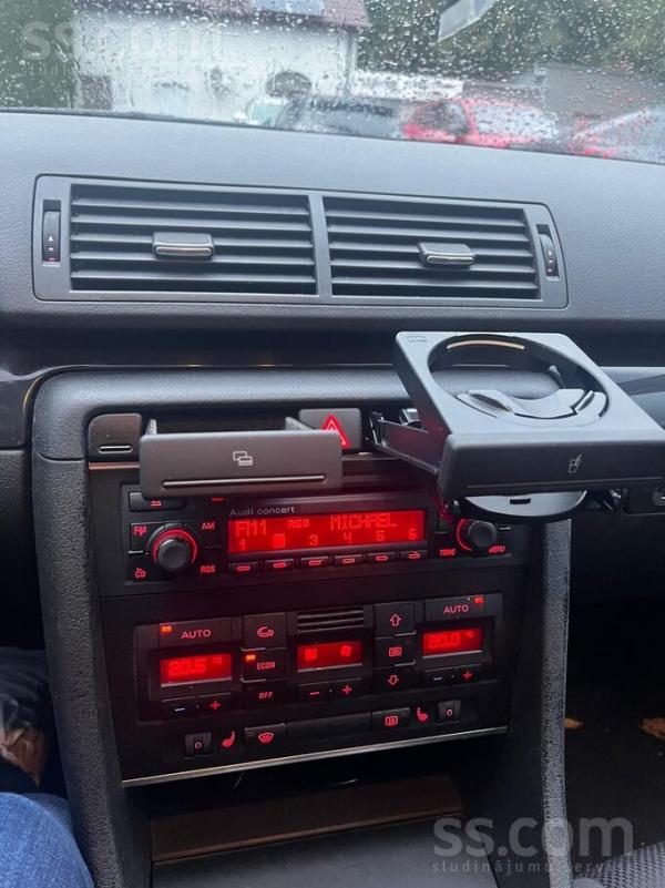 Zils Audi A4 2002 Rīga, ar dzinēja tilpumu 2.00 L un nobraukumu 217 tūkst. km par 1750 €, foto 8 vietnē AUTOMOTO.COM.LV