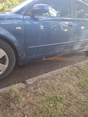 Zils Audi A4 2003 Panevēža, ar dzinēja tilpumu 2.50 L un nobraukumu 285 tūkst. km par 1200 €, foto 4 vietnē AUTOMOTO.COM.LV