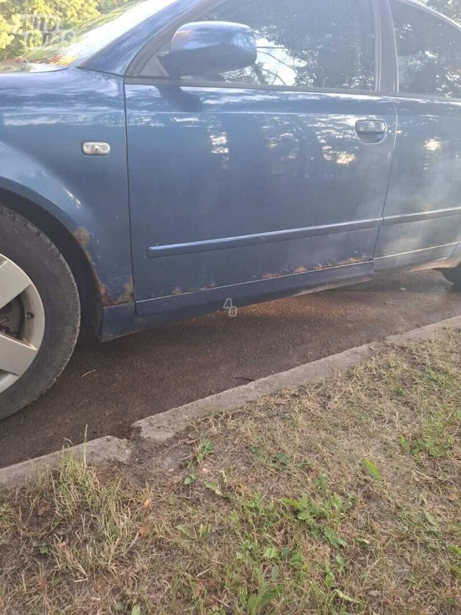 Zils Audi A4 2003 Panevēža, ar dzinēja tilpumu 2.50 L un nobraukumu 285 tūkst. km par 1200 €, foto 4 vietnē AUTOMOTO.COM.LV