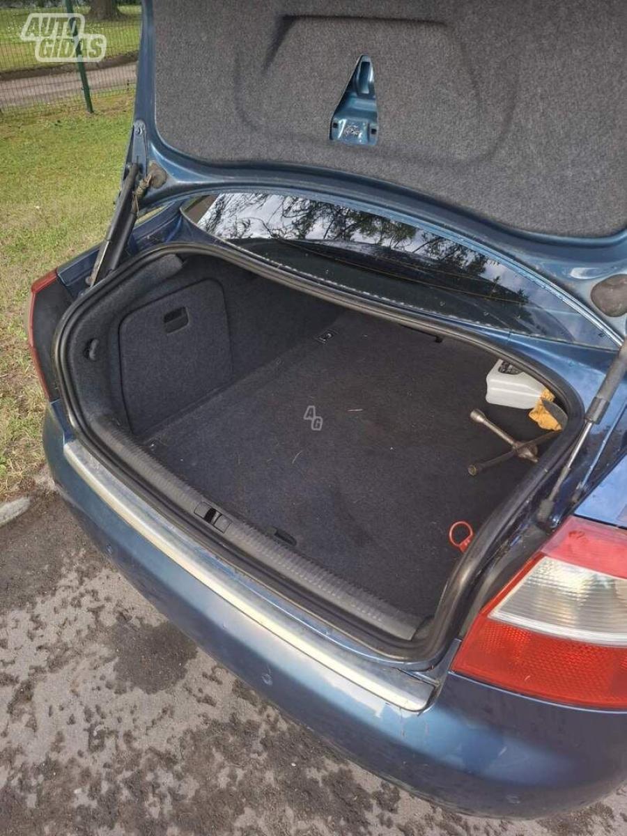 Zils Audi A4 2003 Panevēža, ar dzinēja tilpumu 2.50 L un nobraukumu 285 tūkst. km par 1200 €, foto 9 vietnē AUTOMOTO.COM.LV