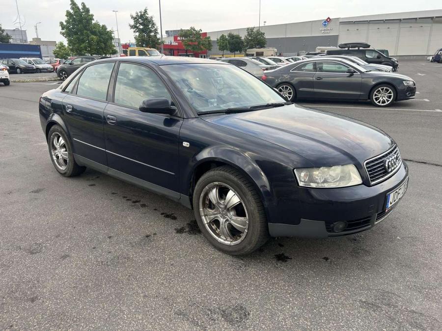 Blue Audi A4 2003 in Vilnius, with an engine capacity of 2.39 L and mileage of 262 thousand km for 850 €, photo 4 on AUTOMOTO.COM.LV