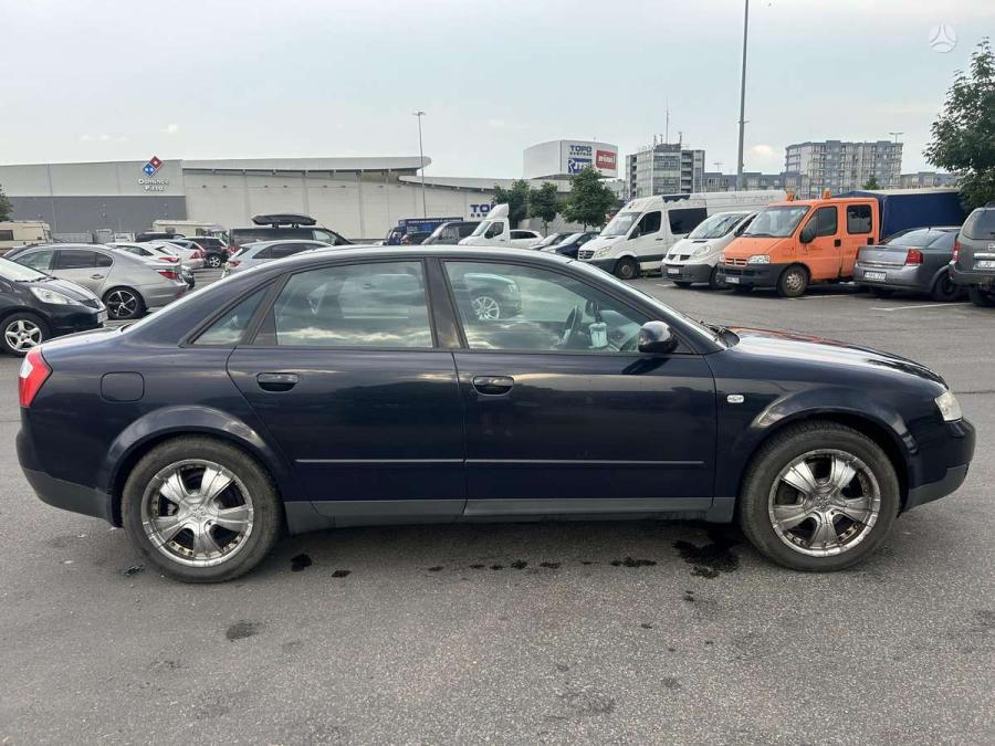 Blue Audi A4 2003 in Vilnius, with an engine capacity of 2.39 L and mileage of 262 thousand km for 850 €, photo 5 on AUTOMOTO.COM.LV