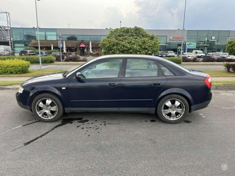 Blue Audi A4 2003 in Vilnius, with an engine capacity of 2.39 L and mileage of 262 thousand km for 850 €, photo 9 on AUTOMOTO.COM.LV