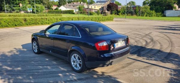 Zils Audi A4 2003 Tukums, ar dzinēja tilpumu 1.90 L un nobraukumu 427 tūkst. km par 1300 €, foto 4 vietnē AUTOMOTO.COM.LV