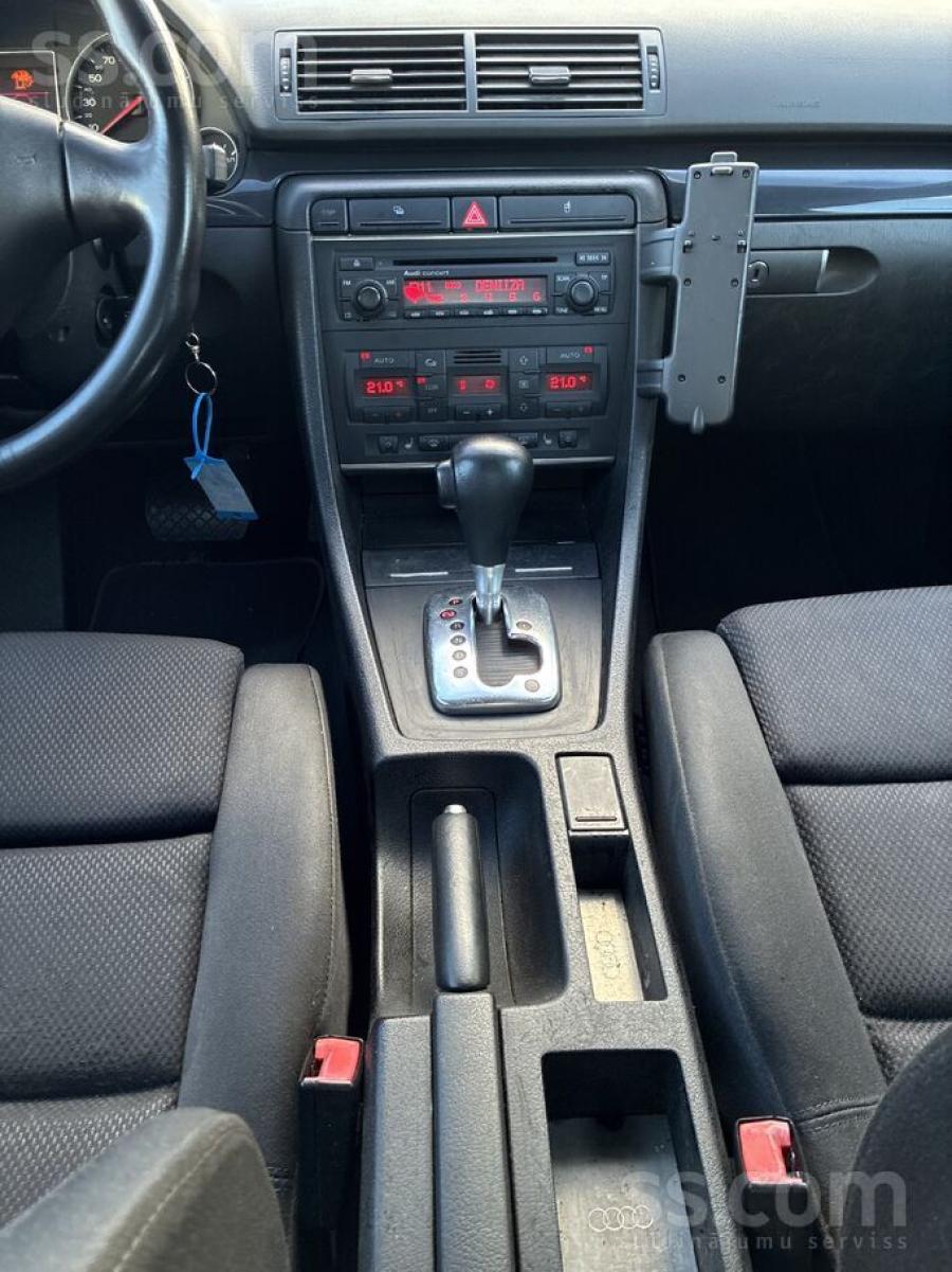 Blue Audi A4 2003 in Riga, with an engine capacity of 1.90 L and mileage of 285 thousand km for 2950 €, photo 18 on AUTOMOTO.COM.LV
