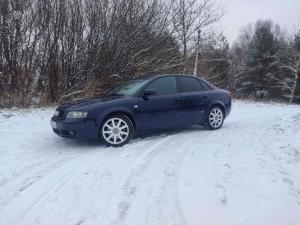 Zils Audi A4 2004 Viļņa, ar dzinēja tilpumu 2.50 L un nobraukumu 345 tūkst. km par 2400 €, foto  vietnē AUTOMOTO.COM.LV