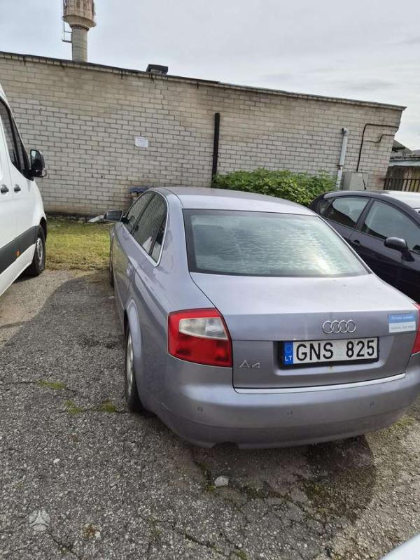 Zils Audi A4 2004 Kauņa, ar dzinēja tilpumu 0.00 L un nobraukumu 35 tūkst. km par 350 €, foto 2 vietnē AUTOMOTO.COM.LV