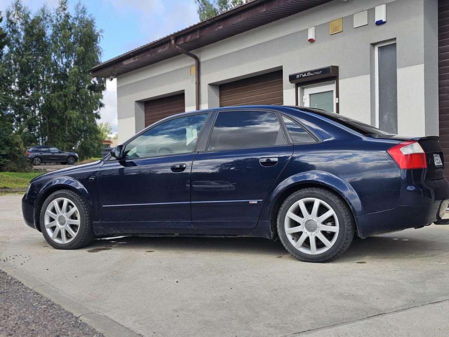 Blue Audi A4 2004 in Vilnius, with an engine capacity of 2.50 L and mileage of 350 thousand km for 3200 €, photo 11 on AUTOMOTO.COM.LV