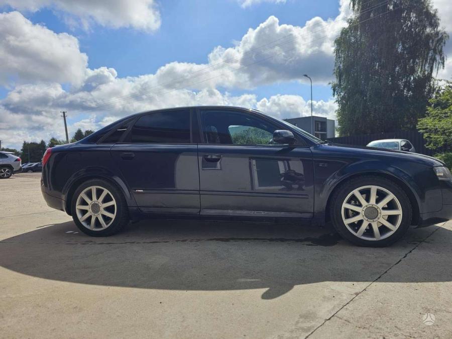 Blue Audi A4 2004 in Vilnius, with an engine capacity of 2.50 L and mileage of 350 thousand km for 3200 €, photo 13 on AUTOMOTO.COM.LV