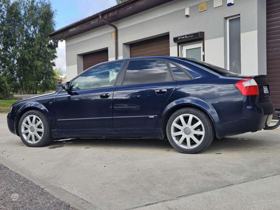 Blue Audi A4 2004 in Vilnius, with an engine capacity of 2.50 L and mileage of 350 thousand km for 3200 €, photo 19 on AUTOMOTO.COM.LV