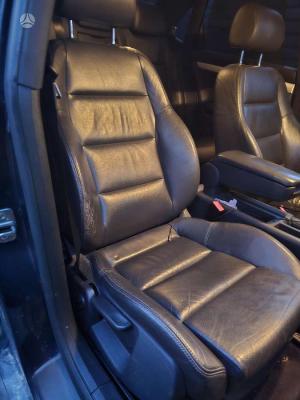 Blue Audi A4 2004 in Vilnius, with an engine capacity of 2.50 L and mileage of 350 thousand km for 3200 €, photo 25 on AUTOMOTO.COM.LV