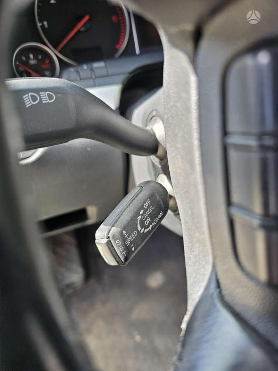 Blue Audi A4 2004 in Vilnius, with an engine capacity of 2.50 L and mileage of 350 thousand km for 3200 €, photo 28 on AUTOMOTO.COM.LV