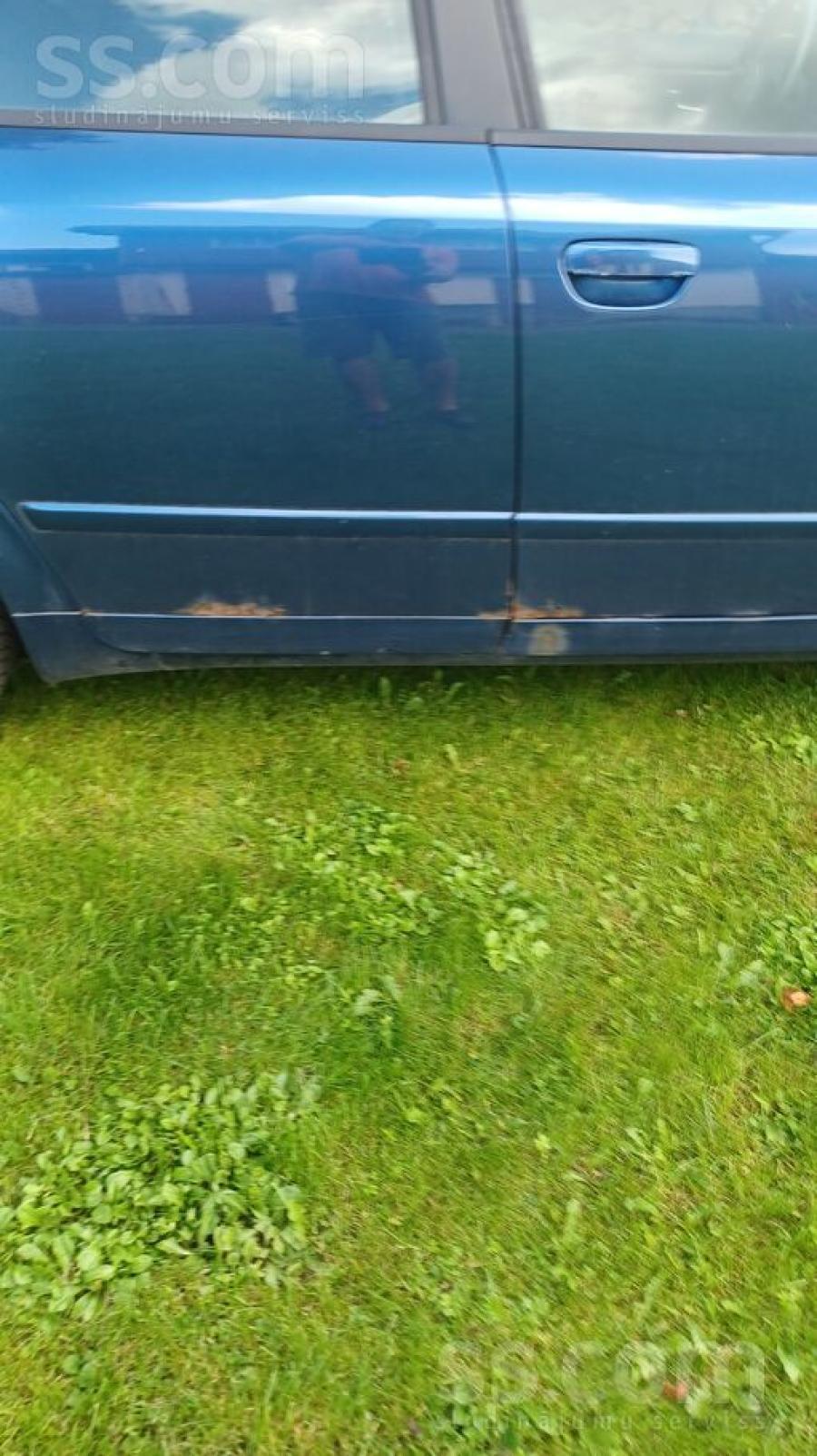 Blue Audi A4 2004 in Limbazi, with an engine capacity of 2.00 L and mileage of 193 thousand km for 650 €, photo 6 on AUTOMOTO.COM.LV