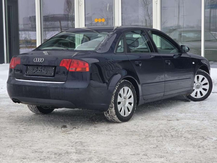 Zils Audi A4 2005 Viļņa, ar dzinēja tilpumu 1.97 L un nobraukumu 392 tūkst. km par 2700 €, foto 7 vietnē AUTOMOTO.COM.LV