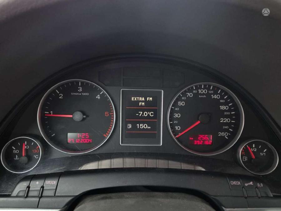 Zils Audi A4 2005 Viļņa, ar dzinēja tilpumu 1.97 L un nobraukumu 392 tūkst. km par 2700 €, foto 10 vietnē AUTOMOTO.COM.LV