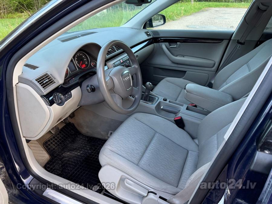 Zils Audi A4 2005 Tallina, ar dzinēja tilpumu 1.60 L un nobraukumu 245 tūkst. km par 2290 €, foto 10 vietnē AUTOMOTO.COM.LV