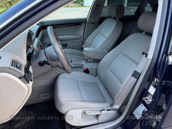 Zils Audi A4 2005 Tallina, ar dzinēja tilpumu 1.60 L un nobraukumu 245 tūkst. km par 2290 €, foto 10 vietnē AUTOMOTO.COM.LV