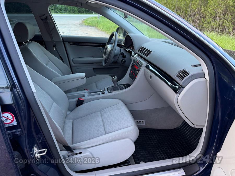 Zils Audi A4 2005 Tallina, ar dzinēja tilpumu 1.60 L un nobraukumu 245 tūkst. km par 2290 €, foto 12 vietnē AUTOMOTO.COM.LV