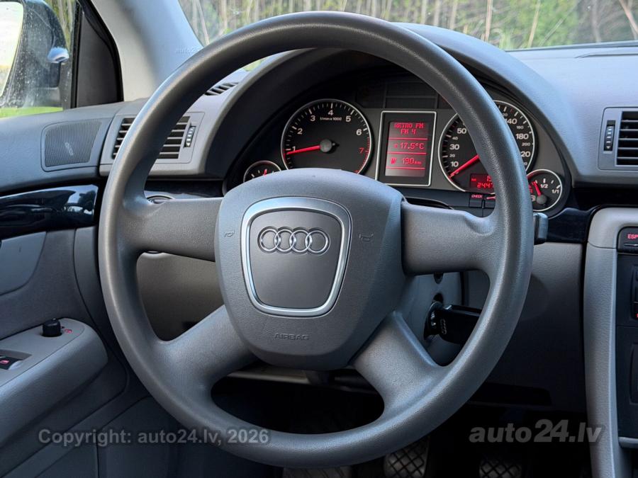 Zils Audi A4 2005 Tallina, ar dzinēja tilpumu 1.60 L un nobraukumu 245 tūkst. km par 2290 €, foto 19 vietnē AUTOMOTO.COM.LV