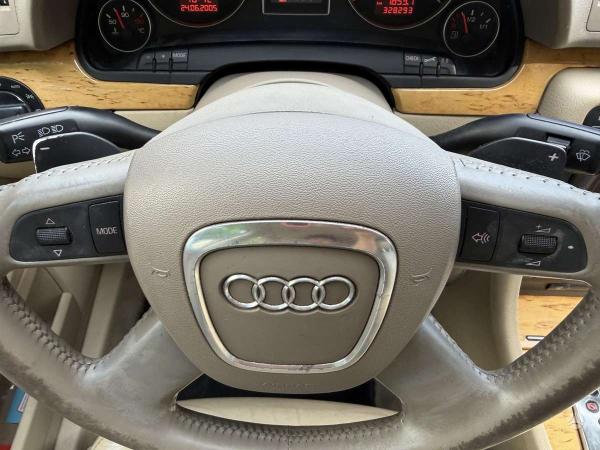 Blue Audi A4 2005 in Kaunas, with an engine capacity of 2.50 L and mileage of 324 thousand km for 2800 €, photo 9 on AUTOMOTO.COM.LV