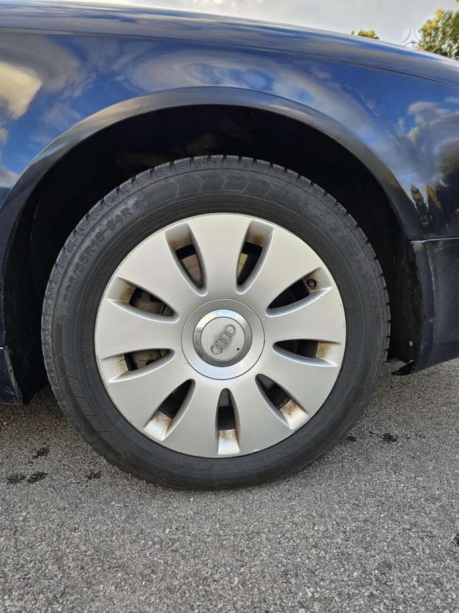 Zils Audi A4 2005 Kauņa, ar dzinēja tilpumu 2.50 L un nobraukumu 365 tūkst. km par 2400 €, foto 5 vietnē AUTOMOTO.COM.LV