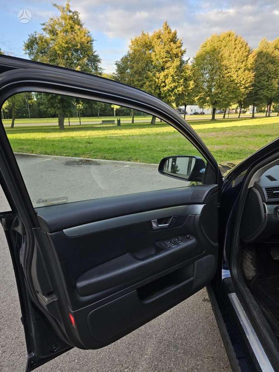 Zils Audi A4 2005 Kauņa, ar dzinēja tilpumu 2.50 L un nobraukumu 365 tūkst. km par 2400 €, foto 9 vietnē AUTOMOTO.COM.LV