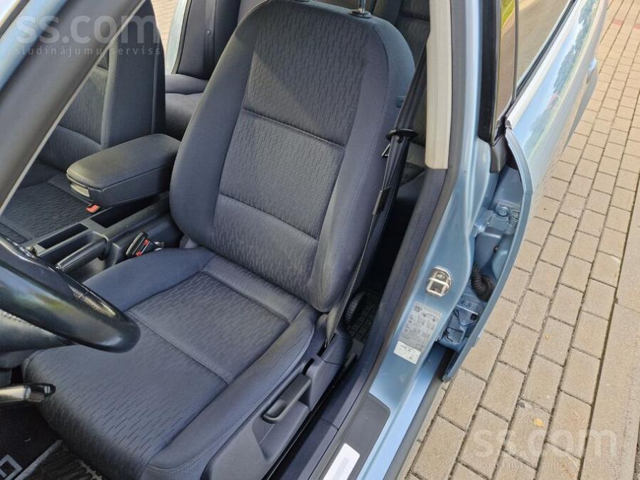 Blue Audi A4 2005 in Limbazi, with an engine capacity of 1.80 L and mileage of 293 thousand km for 3180 €, photo 12 on AUTOMOTO.COM.LV