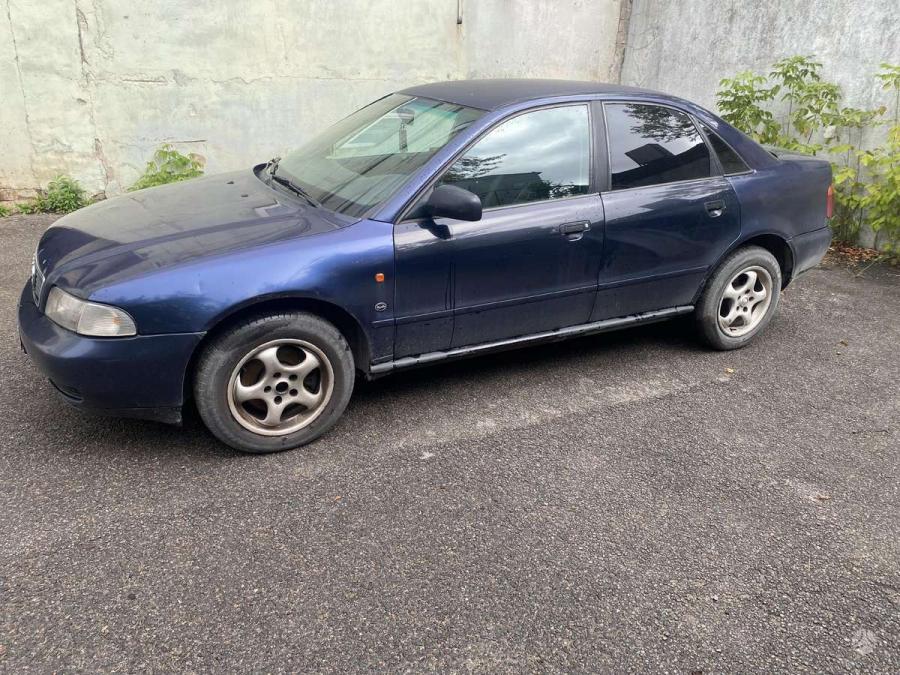 Blue Audi A4 2006 in Vilnius, with an engine capacity of 1.80 L and mileage of 312 thousand km for 1 €, photo 4 on AUTOMOTO.COM.LV