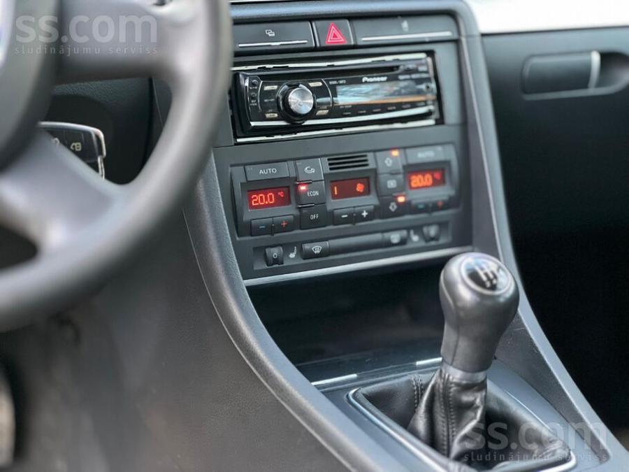 Blue Audi A4 2006 in Riga, with an engine capacity of 1.60 L and mileage of 290 thousand km for 2900 €, photo 14 on AUTOMOTO.COM.LV