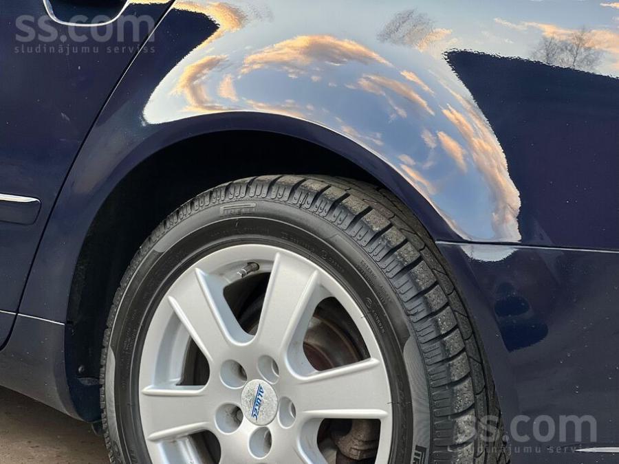 Blue Audi A4 2006 in Riga, with an engine capacity of 1.60 L and mileage of 290 thousand km for 2900 €, photo 16 on AUTOMOTO.COM.LV