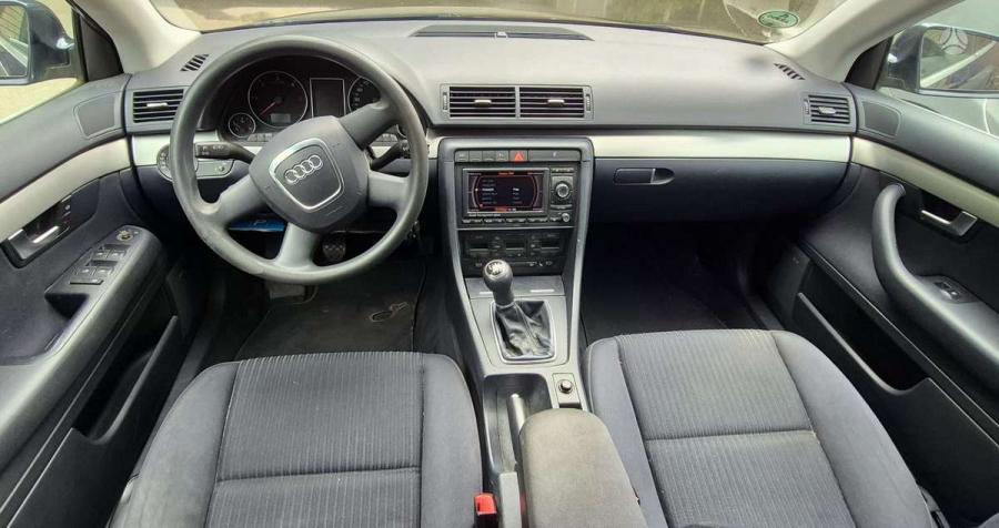 Zils Audi A4 2006 Viļņa, ar dzinēja tilpumu 2.70 L un nobraukumu 265 tūkst. km par 1900 €, foto 11 vietnē AUTOMOTO.COM.LV