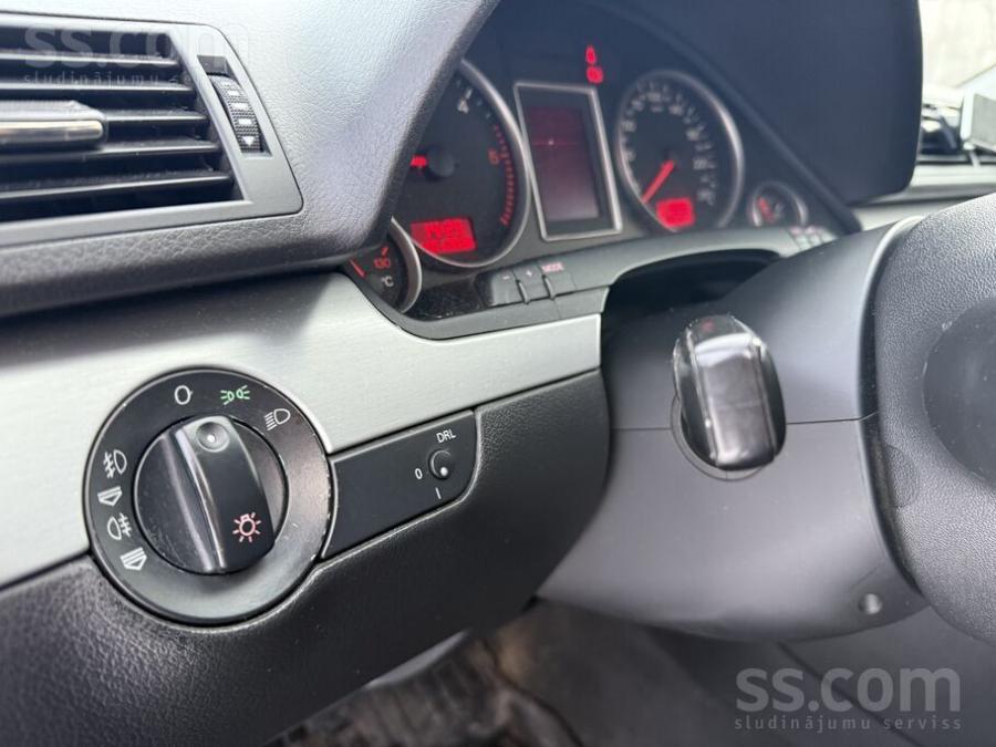 Zils Audi A4 2006 Rīga, ar dzinēja tilpumu 2.00 L un nobraukumu 350 tūkst. km par 2400 €, foto 9 vietnē AUTOMOTO.COM.LV