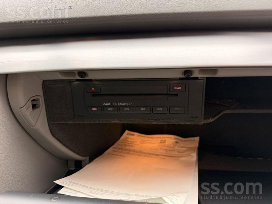 Zils Audi A4 2006 Rīga, ar dzinēja tilpumu 2.00 L un nobraukumu 375 tūkst. km par 3100 €, foto 12 vietnē AUTOMOTO.COM.LV