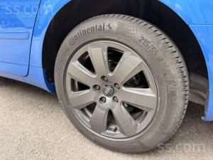 Zils Audi A4 2006 Rīga, ar dzinēja tilpumu 2.00 L un nobraukumu 375 tūkst. km par 3100 €, foto 16 vietnē AUTOMOTO.COM.LV