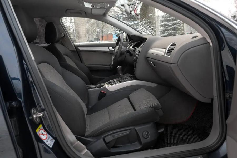 Zils Audi A4 2008 Jelgava, ar dzinēja tilpumu 2.00 L un nobraukumu 374 tūkst. km par 4900 €, foto 10 vietnē AUTOMOTO.COM.LV