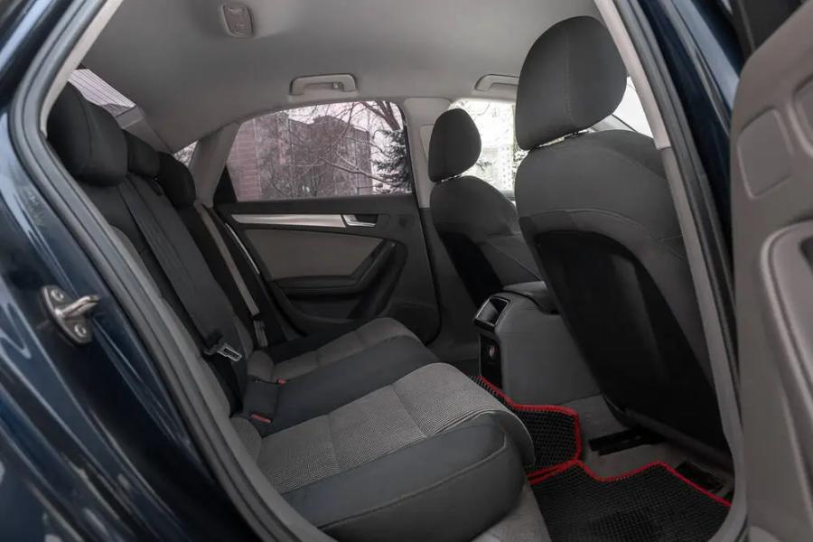 Zils Audi A4 2008 Jelgava, ar dzinēja tilpumu 2.00 L un nobraukumu 374 tūkst. km par 4900 €, foto 16 vietnē AUTOMOTO.COM.LV