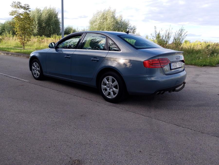 Blue Audi A4 2009 in Vilnius, with an engine capacity of 2.00 L and mileage of 418 thousand km for 2550 €, photo 6 on AUTOMOTO.COM.LV